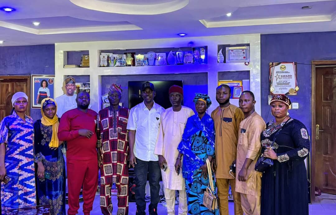 Olatunji presents N100k cash to each victim of Ayetoro Inferno ...